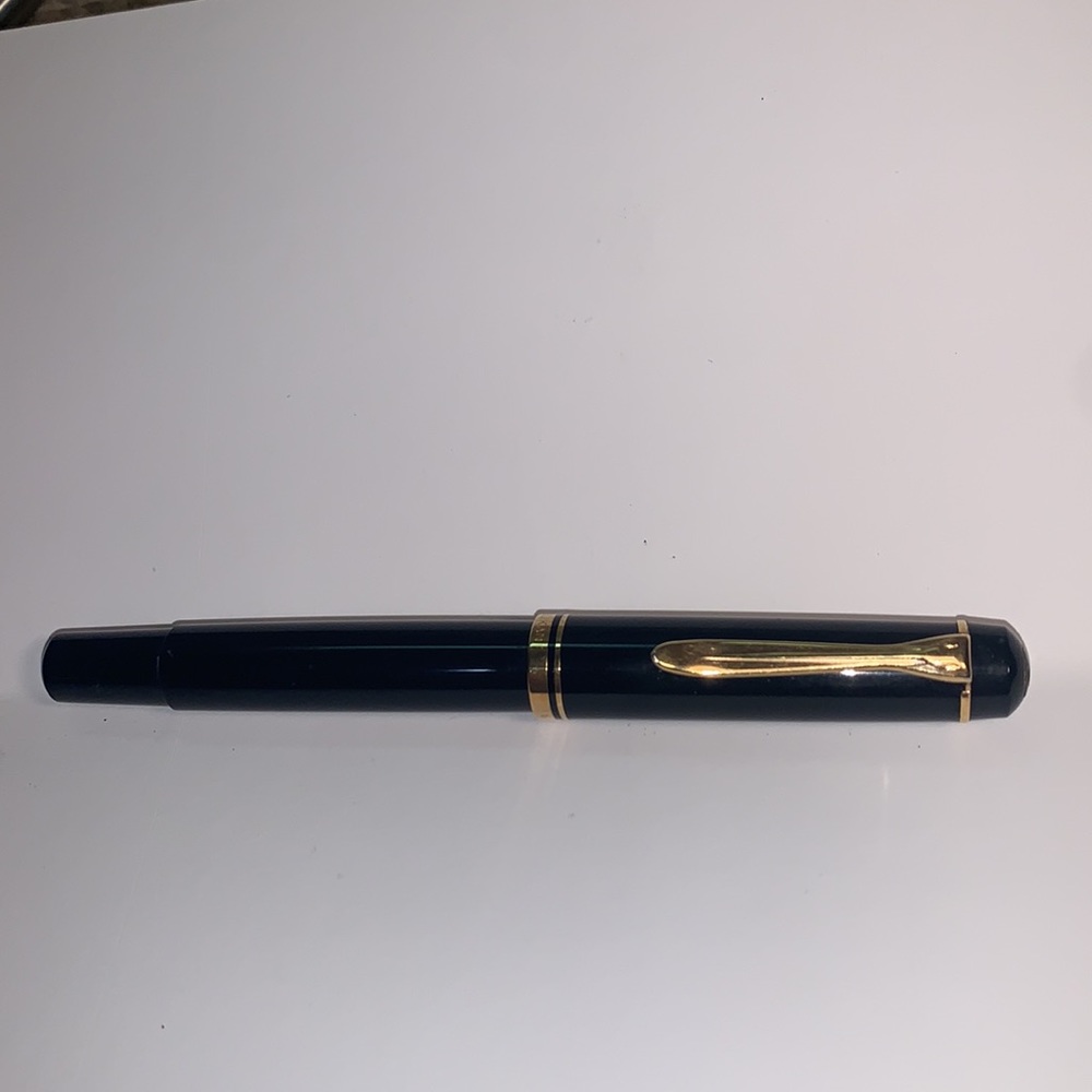 Pelican Pen - Gem
